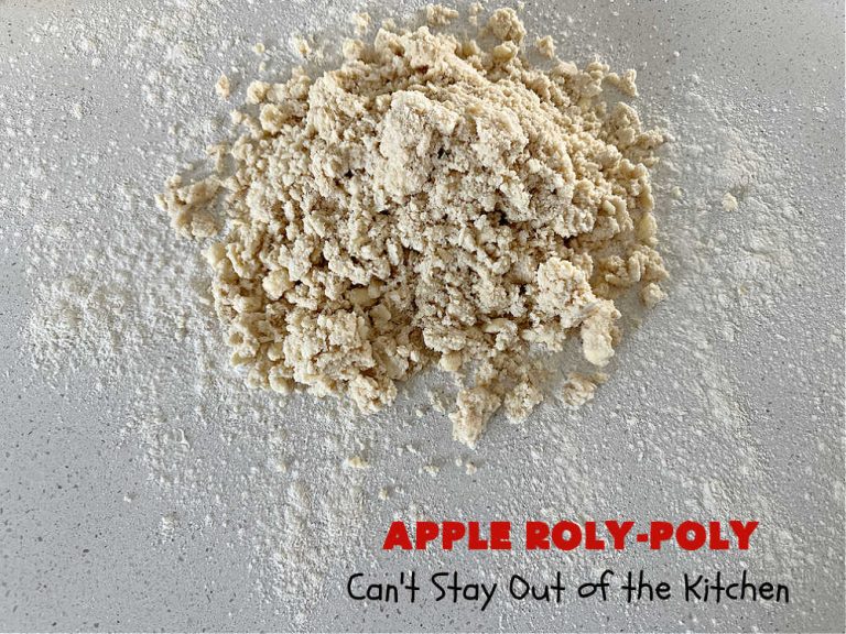 Apple Roly-Poly – Can't Stay Out of the Kitchen