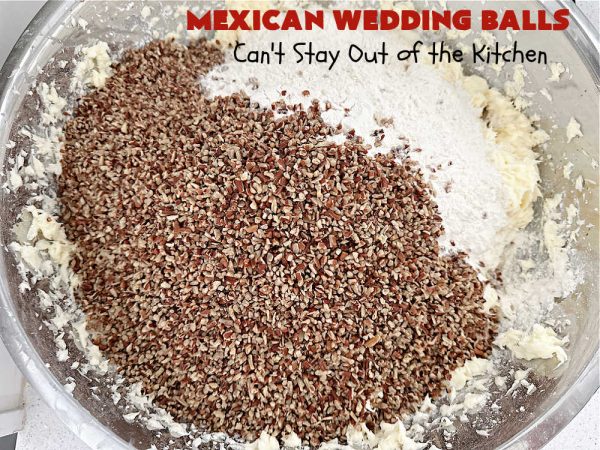 Mexican Wedding Balls – Can't Stay Out of the Kitchen