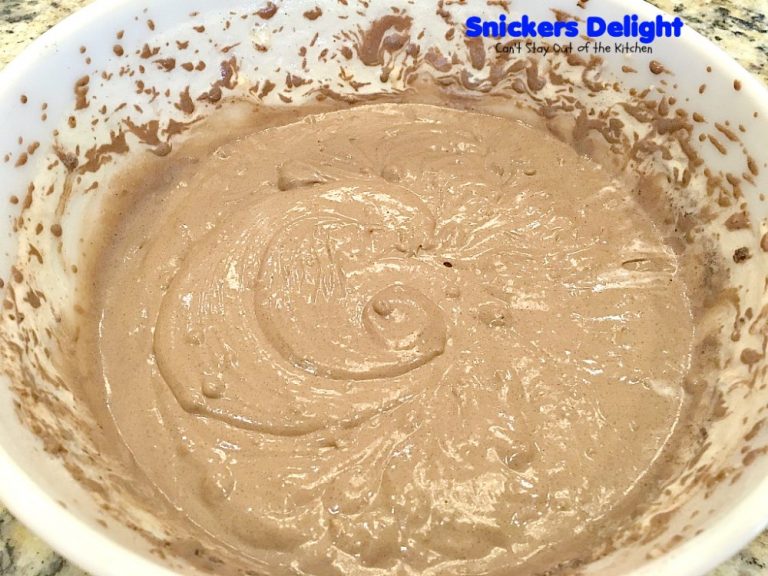 Snickers Delight – Can't Stay Out of the Kitchen